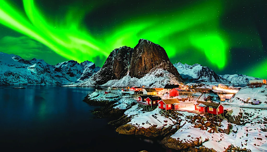 5 Best Places to See the Northern Lights from UAE